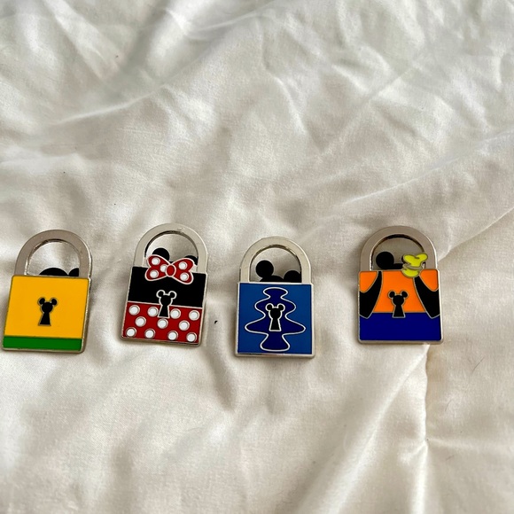 Accessories | Disney Pin Pwp Key Lock Full Set 4 Mickey Minnie Stitch ...